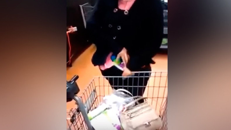 Epic shoplifter busted: Woman reveals trolley full of hidden goods ...