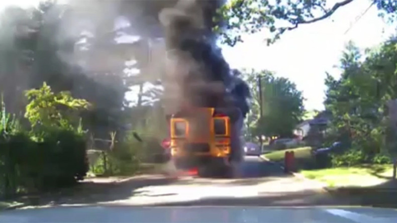 Driver saves 20 kids from burning school bus (VIDEO) — RT America