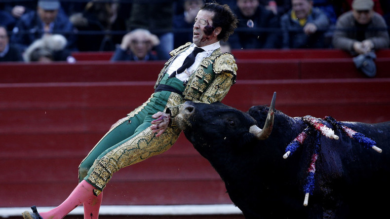 One-eyed matador gored in grizzly bullfight, gets up to make the kill ...