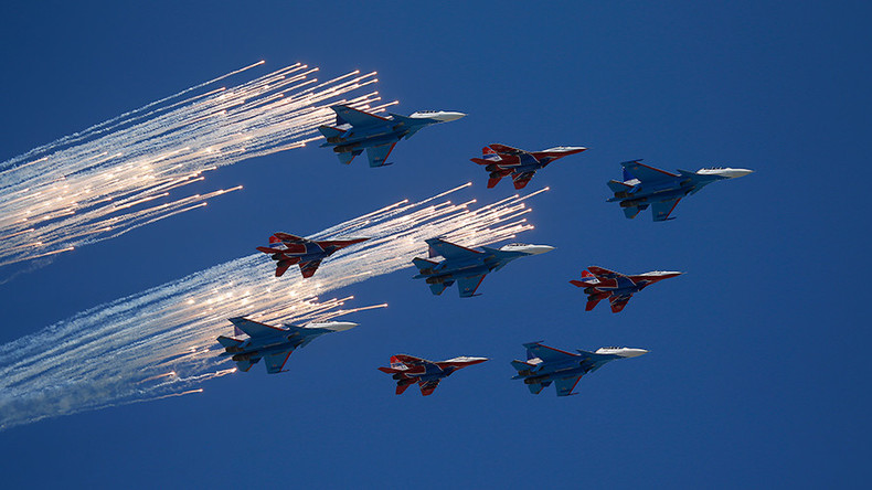 Incredible 360 footage captures ‘Russian Knights’ riding through the ...