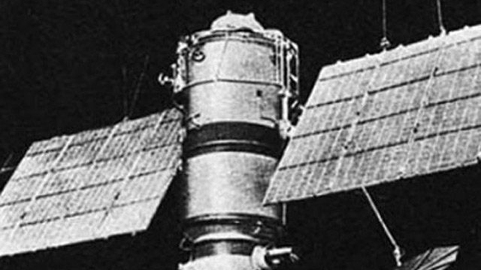 Soviet spy satellite to fall back to Earth — RT News