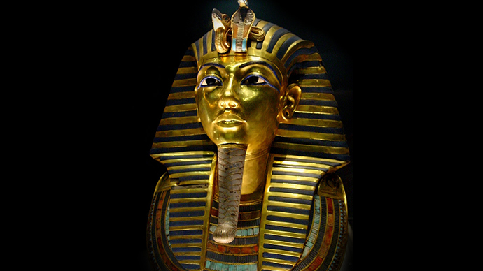 Tut, tut! Tutankhamun’s beard comes off during cleaning, gets botched ...