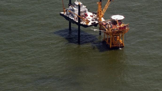 At least 2 dead in offshore oil rig fire in the Gulf of Mexico — RT News
