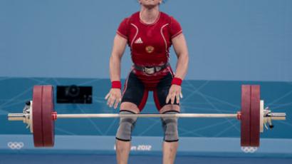 Russian weightlifter breaks clean and jerk world record — RT Sport