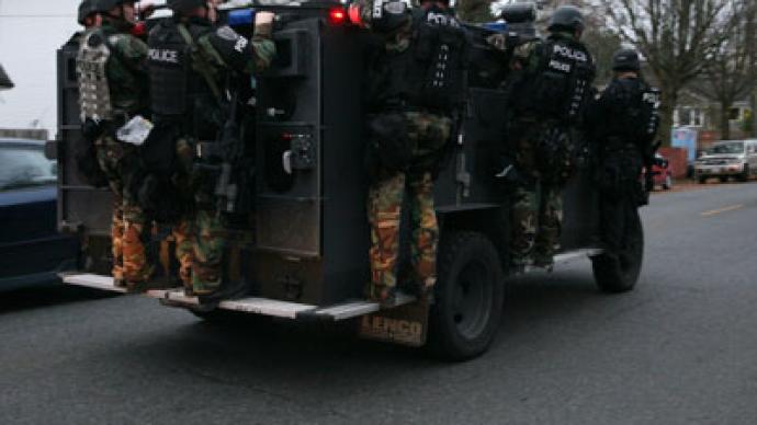 Baltimore blogger live broadcasts his standoff with SWAT team — RT America